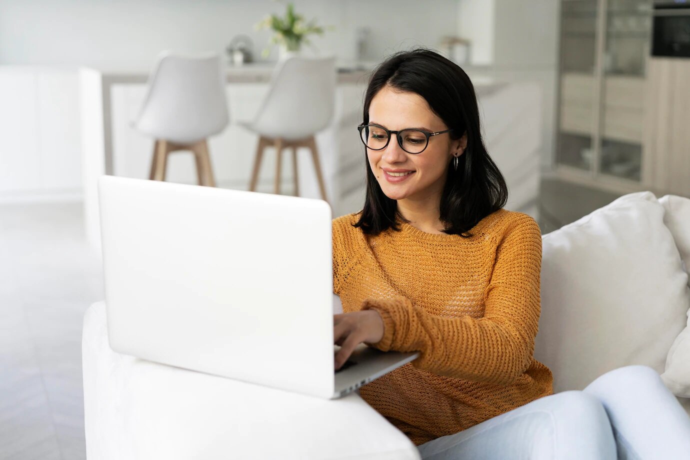 7 Tips for What Women Need at Work I Qjobs India